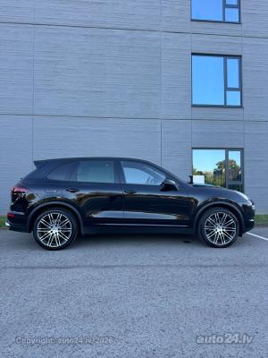 Melns Porsche Cayenne 2015 Tallina, ar dzinēja tilpumu 3.00 L un nobraukumu 229 tūkst. km par 24999 €, foto 3 vietnē AUTOMOTO.COM.LV