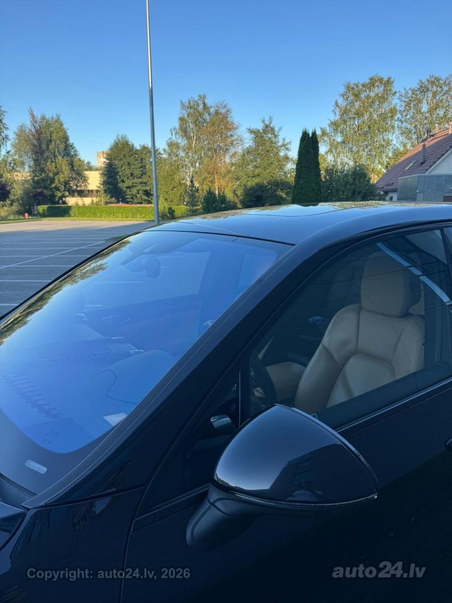 Melns Porsche Cayenne 2015 Tallina, ar dzinēja tilpumu 3.00 L un nobraukumu 229 tūkst. km par 24999 €, foto 10 vietnē AUTOMOTO.COM.LV