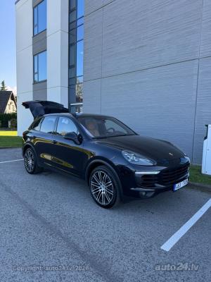 Melns Porsche Cayenne 2015 Tallina, ar dzinēja tilpumu 3.00 L un nobraukumu 229 tūkst. km par 24999 €, foto 16 vietnē AUTOMOTO.COM.LV