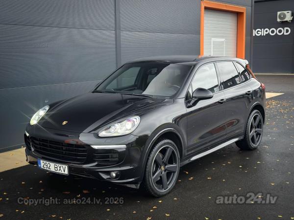 Melns Porsche Cayenne 2017 Kuresāre, ar dzinēja tilpumu 3.00 L un nobraukumu 183 tūkst. km par 28500 €, foto 2 vietnē AUTOMOTO.COM.LV