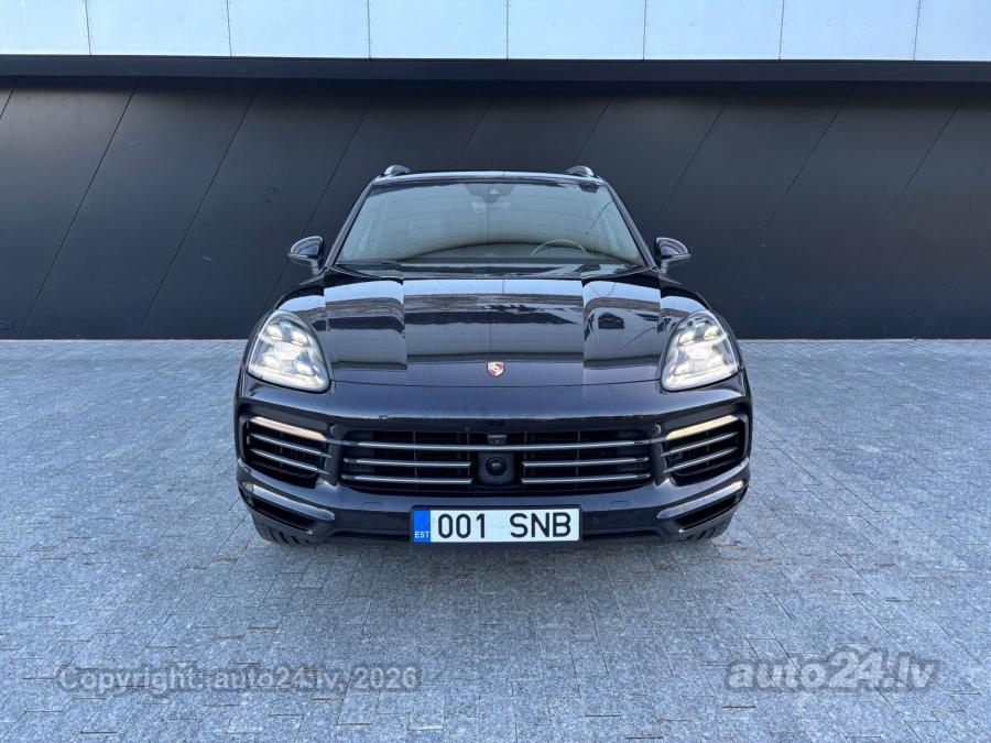 Black Porsche Cayenne 2018 in Tallinn, with an engine capacity of 2.90 L and mileage of 148 thousand km for 45900 €, photo 4 on AUTOMOTO.COM.LV