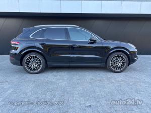 Black Porsche Cayenne 2018 in Tallinn, with an engine capacity of 2.90 L and mileage of 148 thousand km for 45900 €, photo 5 on AUTOMOTO.COM.LV