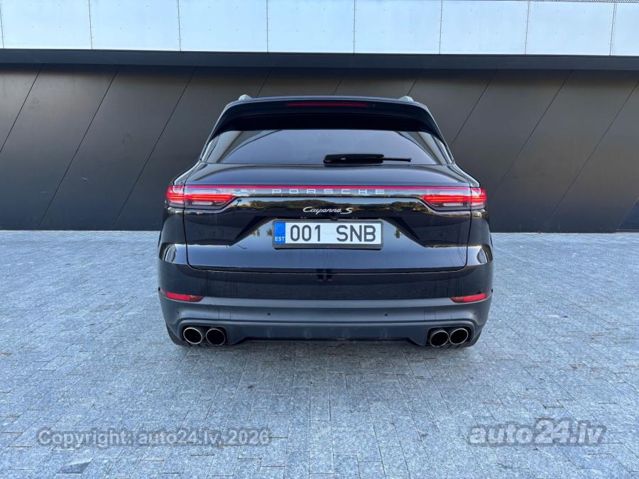 Black Porsche Cayenne 2018 in Tallinn, with an engine capacity of 2.90 L and mileage of 148 thousand km for 45900 €, photo 8 on AUTOMOTO.COM.LV