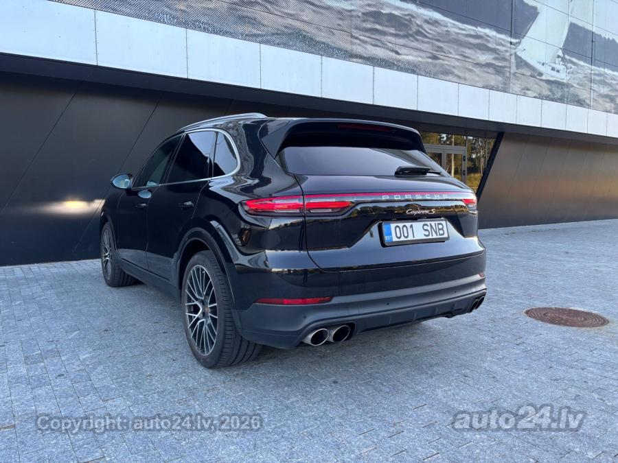 Black Porsche Cayenne 2018 in Tallinn, with an engine capacity of 2.90 L and mileage of 148 thousand km for 45900 €, photo 9 on AUTOMOTO.COM.LV