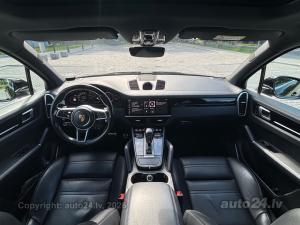 Black Porsche Cayenne 2018 in Tallinn, with an engine capacity of 2.90 L and mileage of 148 thousand km for 45900 €, photo 10 on AUTOMOTO.COM.LV