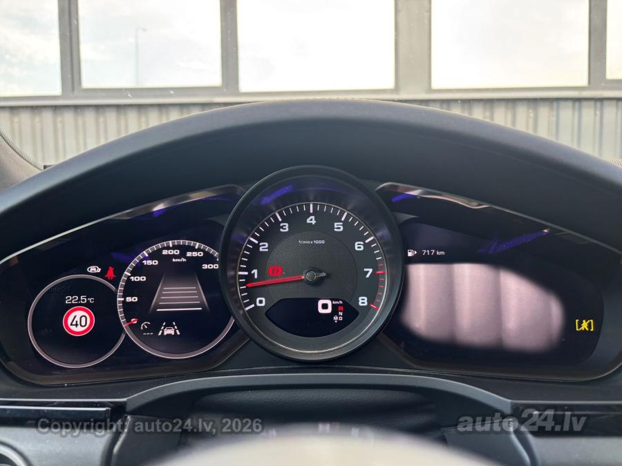 Black Porsche Cayenne 2018 in Tallinn, with an engine capacity of 2.90 L and mileage of 148 thousand km for 45900 €, photo 14 on AUTOMOTO.COM.LV