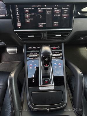 Black Porsche Cayenne 2018 in Tallinn, with an engine capacity of 2.90 L and mileage of 148 thousand km for 45900 €, photo 17 on AUTOMOTO.COM.LV