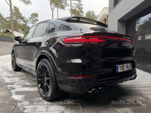 Black Porsche Cayenne 2020 in Tallinn, with an engine capacity of 3.00 L and mileage of 60 thousand km for 69900 €, photo 3 on AUTOMOTO.COM.LV