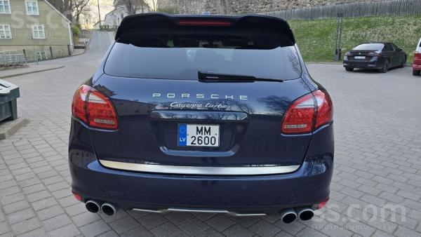 Blue Porsche Cayenne 2012 in Valmiera, with an engine capacity of 4.80 L and mileage of 0 thousand km for 16399 €, photo 4 on AUTOMOTO.COM.LV