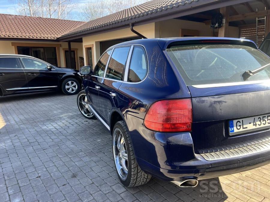 Blue Porsche Cayenne 2005 in Rezekne, with an engine capacity of 3.20 L and mileage of 0 thousand km for 4500 €, photo 7 on AUTOMOTO.COM.LV