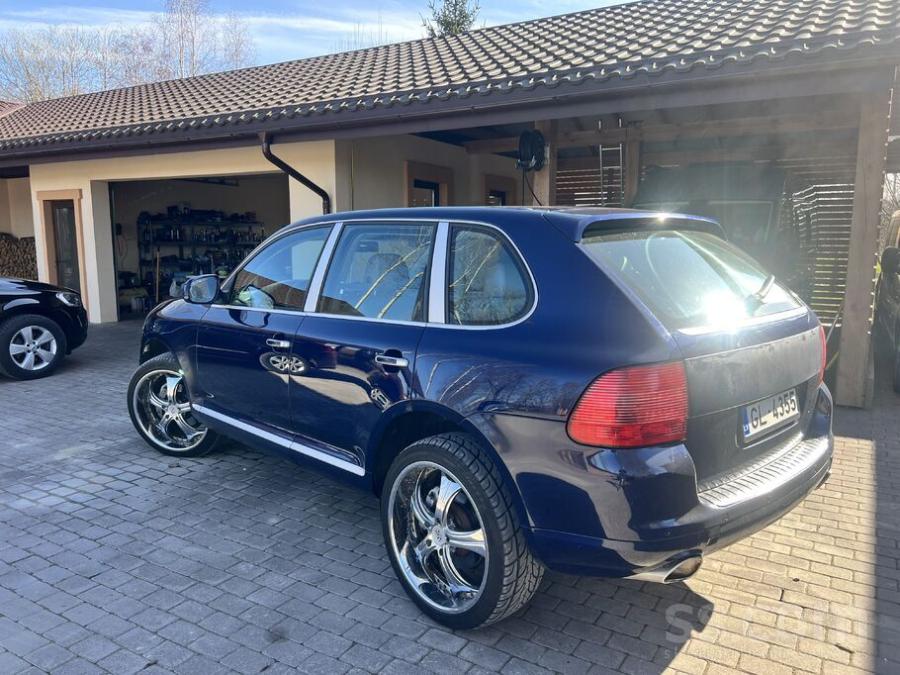 Blue Porsche Cayenne 2005 in Rezekne, with an engine capacity of 3.20 L and mileage of 0 thousand km for 4500 €, photo 9 on AUTOMOTO.COM.LV
