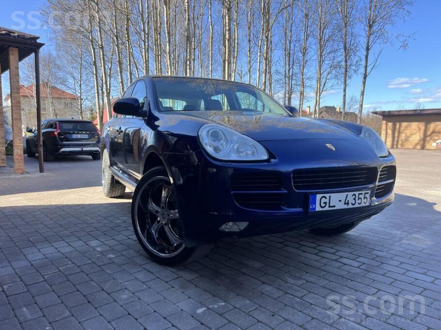 Blue Porsche Cayenne 2005 in Rezekne, with an engine capacity of 3.20 L and mileage of 0 thousand km for 4500 €, photo 12 on AUTOMOTO.COM.LV