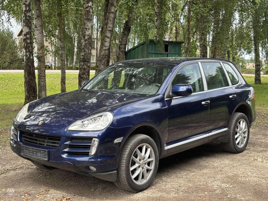 Blue Porsche Cayenne 2009 in Utena, with an engine capacity of 2.97 L and mileage of 266 thousand km for 7750 €, photo 1 on AUTOMOTO.COM.LV