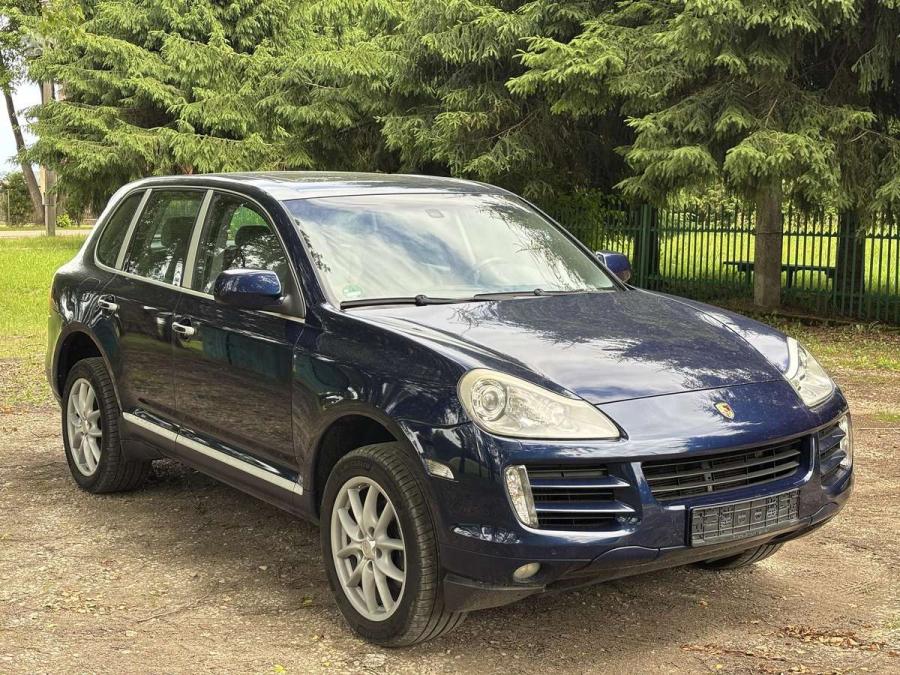 Blue Porsche Cayenne 2009 in Utena, with an engine capacity of 2.97 L and mileage of 266 thousand km for 7750 €, photo 4 on AUTOMOTO.COM.LV