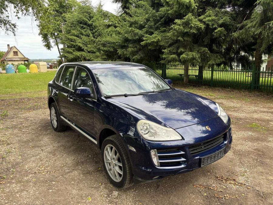 Blue Porsche Cayenne 2009 in Utena, with an engine capacity of 2.97 L and mileage of 266 thousand km for 7750 €, photo 9 on AUTOMOTO.COM.LV
