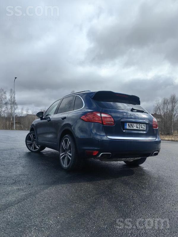 Blue Porsche Cayenne 2010 in Rezekne, with an engine capacity of 3.00 L and mileage of 330 thousand km for 14000 €, photo 4 on AUTOMOTO.COM.LV