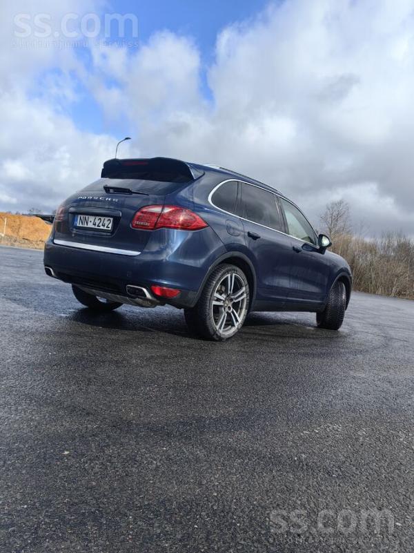 Blue Porsche Cayenne 2010 in Rezekne, with an engine capacity of 3.00 L and mileage of 330 thousand km for 14000 €, photo 5 on AUTOMOTO.COM.LV