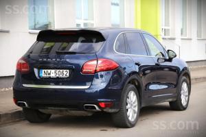 Blue Porsche Cayenne 2011 in Riga, with an engine capacity of 3.60 L and mileage of 191 thousand km for 13995 €, photo 6 on AUTOMOTO.COM.LV