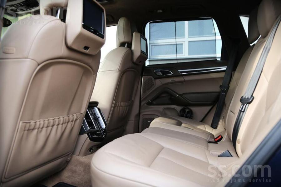 Blue Porsche Cayenne 2011 in Riga, with an engine capacity of 3.60 L and mileage of 191 thousand km for 13995 €, photo 18 on AUTOMOTO.COM.LV