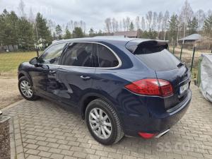 Zils Porsche Cayenne 2011 Rīga, ar dzinēja tilpumu 3.60 L un nobraukumu 191 tūkst. km par 12300 €, foto  vietnē AUTOMOTO.COM.LV
