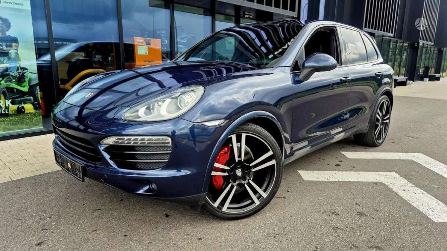 Blue Porsche Cayenne 2012 in Vilnius, with an engine capacity of 3.60 L and mileage of 280 thousand km for 9199 €, photo 4 on AUTOMOTO.COM.LV