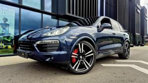 Blue Porsche Cayenne 2012 in Vilnius, with an engine capacity of 3.60 L and mileage of 280 thousand km for 9199 €, photo 5 on AUTOMOTO.COM.LV
