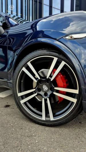 Blue Porsche Cayenne 2012 in Vilnius, with an engine capacity of 3.60 L and mileage of 280 thousand km for 9199 €, photo 6 on AUTOMOTO.COM.LV