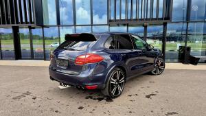 Blue Porsche Cayenne 2012 in Vilnius, with an engine capacity of 3.60 L and mileage of 280 thousand km for 9199 €, photo 10 on AUTOMOTO.COM.LV