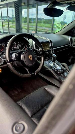 Blue Porsche Cayenne 2012 in Vilnius, with an engine capacity of 3.60 L and mileage of 280 thousand km for 9199 €, photo 11 on AUTOMOTO.COM.LV