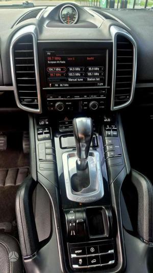 Blue Porsche Cayenne 2012 in Vilnius, with an engine capacity of 3.60 L and mileage of 280 thousand km for 9199 €, photo 13 on AUTOMOTO.COM.LV