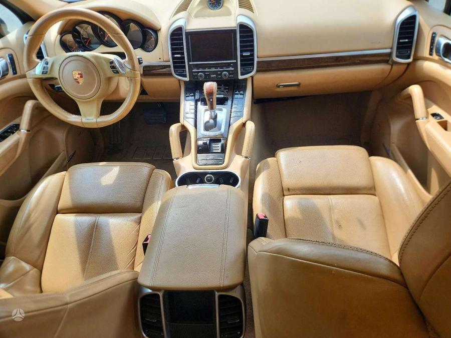 Zils Porsche Cayenne 2012 Viļņa, ar dzinēja tilpumu 3.60 L un nobraukumu 205 tūkst. km par 4999 €, foto 8 vietnē AUTOMOTO.COM.LV