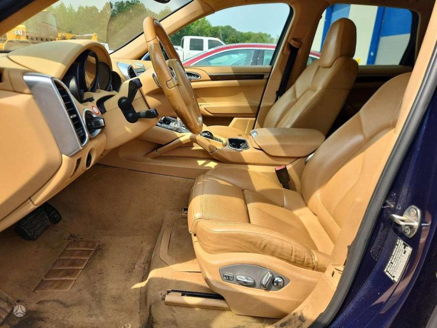 Zils Porsche Cayenne 2012 Viļņa, ar dzinēja tilpumu 3.60 L un nobraukumu 205 tūkst. km par 4999 €, foto 9 vietnē AUTOMOTO.COM.LV
