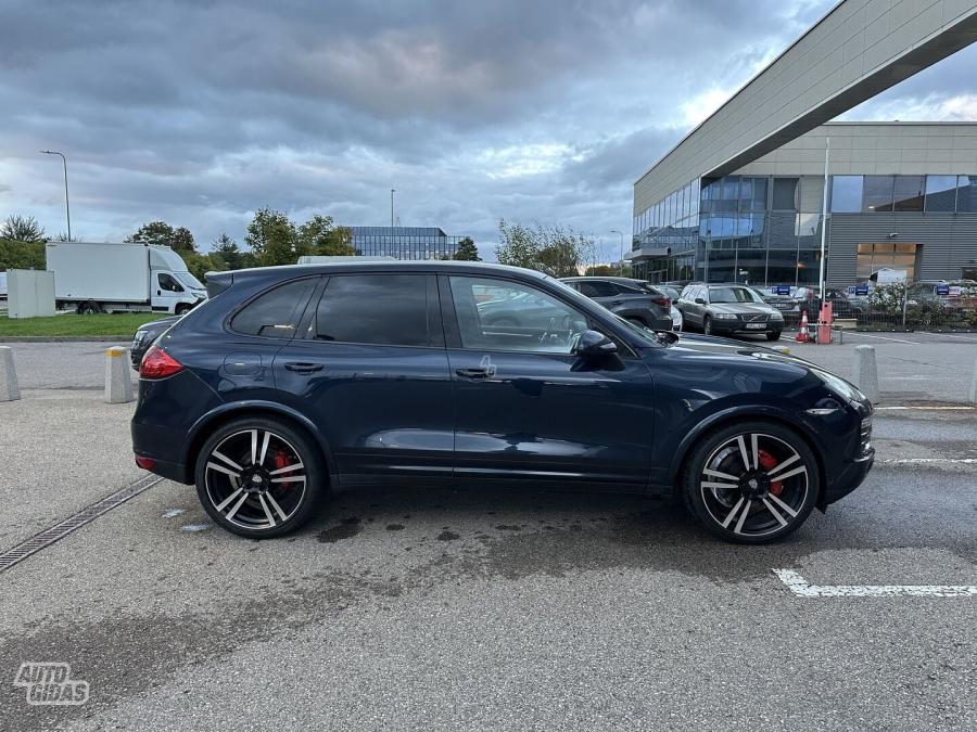 Blue Porsche Cayenne 2012 in Vilnius, with an engine capacity of 3.60 L and mileage of 300 thousand km for 8099 €, photo 5 on AUTOMOTO.COM.LV