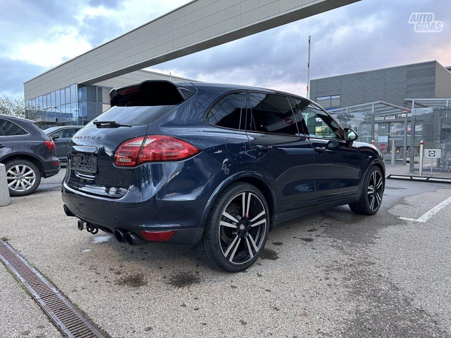 Blue Porsche Cayenne 2012 in Vilnius, with an engine capacity of 3.60 L and mileage of 300 thousand km for 8099 €, photo 6 on AUTOMOTO.COM.LV