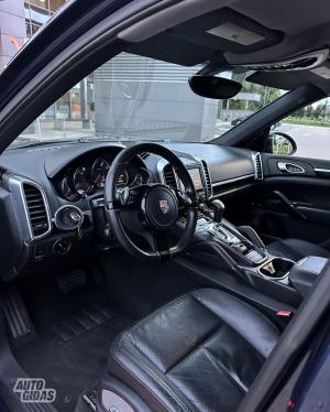 Blue Porsche Cayenne 2012 in Vilnius, with an engine capacity of 3.60 L and mileage of 300 thousand km for 8099 €, photo 14 on AUTOMOTO.COM.LV
