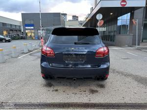 Blue Porsche Cayenne 2012 in Vilnius, with an engine capacity of 3.60 L and mileage of 300 thousand km for 8099 €, photo 15 on AUTOMOTO.COM.LV