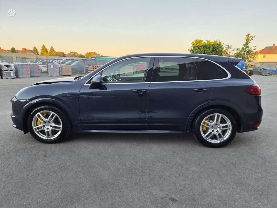 Zils Porsche Cayenne 2013 Mažeikiai, ar dzinēja tilpumu 4.13 L un nobraukumu 186 tūkst. km par 11900 €, foto 7 vietnē AUTOMOTO.COM.LV