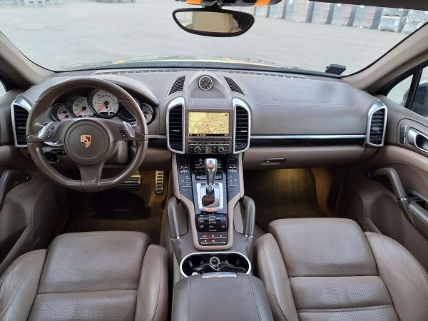 Zils Porsche Cayenne 2013 Mažeikiai, ar dzinēja tilpumu 4.13 L un nobraukumu 186 tūkst. km par 11900 €, foto 9 vietnē AUTOMOTO.COM.LV