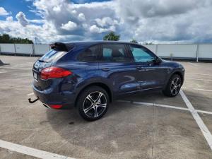 Zils Porsche Cayenne 2013 Šauļi, ar dzinēja tilpumu 4.13 L un nobraukumu 354 tūkst. km par 13900 €, foto 5 vietnē AUTOMOTO.COM.LV