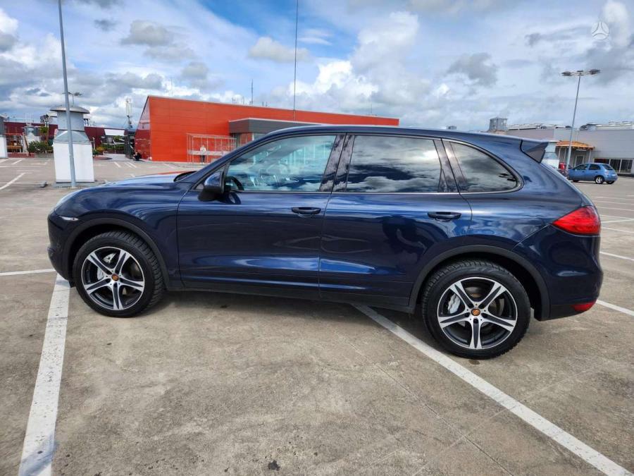 Zils Porsche Cayenne 2013 Šauļi, ar dzinēja tilpumu 4.13 L un nobraukumu 354 tūkst. km par 13900 €, foto 10 vietnē AUTOMOTO.COM.LV