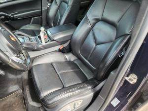 Zils Porsche Cayenne 2013 Šauļi, ar dzinēja tilpumu 4.13 L un nobraukumu 354 tūkst. km par 13900 €, foto 13 vietnē AUTOMOTO.COM.LV