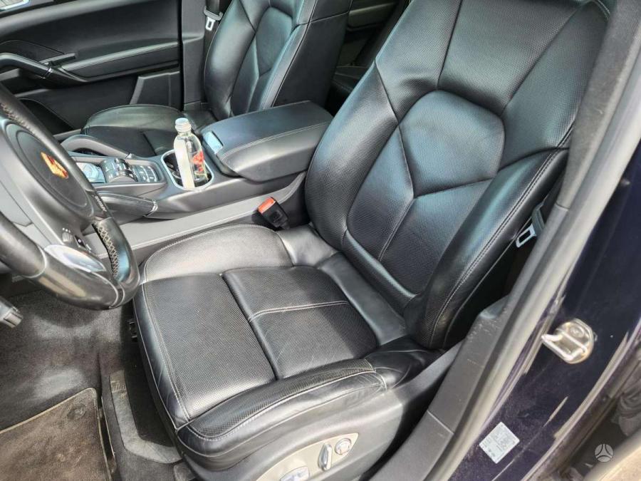 Zils Porsche Cayenne 2013 Šauļi, ar dzinēja tilpumu 4.13 L un nobraukumu 354 tūkst. km par 13900 €, foto 13 vietnē AUTOMOTO.COM.LV