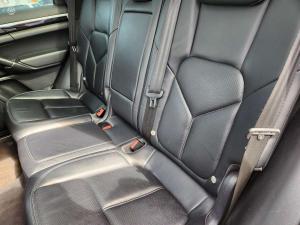 Zils Porsche Cayenne 2013 Šauļi, ar dzinēja tilpumu 4.13 L un nobraukumu 354 tūkst. km par 13900 €, foto 16 vietnē AUTOMOTO.COM.LV