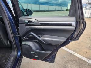 Zils Porsche Cayenne 2013 Šauļi, ar dzinēja tilpumu 4.13 L un nobraukumu 354 tūkst. km par 13900 €, foto 20 vietnē AUTOMOTO.COM.LV