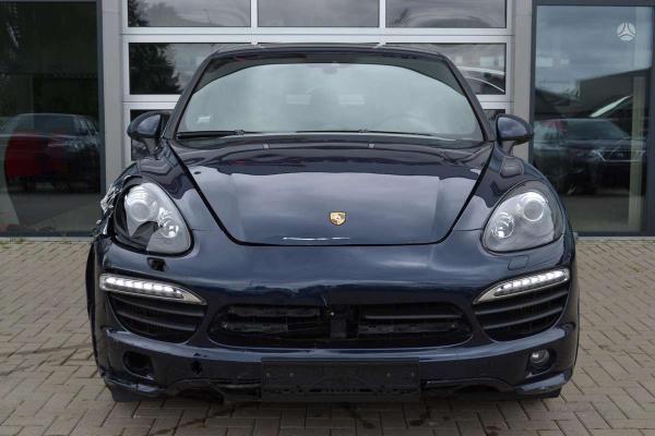 Zils Porsche Cayenne 2013 Viļņa, ar dzinēja tilpumu 4.13 L un nobraukumu 186 tūkst. km par 12900 €, foto 3 vietnē AUTOMOTO.COM.LV