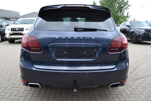 Zils Porsche Cayenne 2013 Viļņa, ar dzinēja tilpumu 4.13 L un nobraukumu 186 tūkst. km par 12900 €, foto 9 vietnē AUTOMOTO.COM.LV