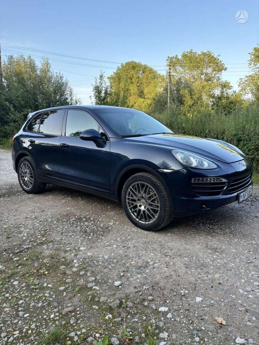 Blue Porsche Cayenne 2013 in Klaipeda, with an engine capacity of 3.60 L and mileage of 252 thousand km for 9399 €, photo 1 on AUTOMOTO.COM.LV