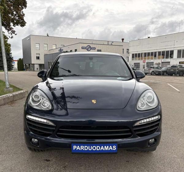 Porsche Cayenne 2013 Panevēža vietnē Zils Porsche Cayenne 2013 Panevēža, ar dzinēja tilpumu 4.13 L un nobraukumu 335 tūkst. km par 16300 €, foto 3 vietnē AUTOMOTO.COM.LV