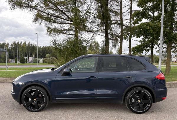 Porsche Cayenne 2013 Panevēža vietnē Zils Porsche Cayenne 2013 Panevēža, ar dzinēja tilpumu 4.13 L un nobraukumu 335 tūkst. km par 16300 €, foto 8 vietnē AUTOMOTO.COM.LV