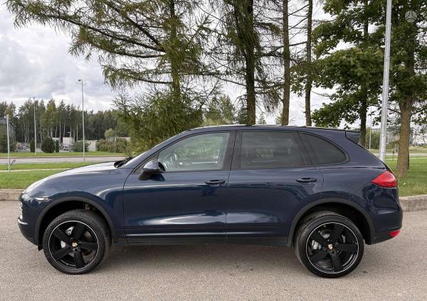 Porsche Cayenne 2013 Panevēža vietnē Zils Porsche Cayenne 2013 Panevēža, ar dzinēja tilpumu 4.13 L un nobraukumu 335 tūkst. km par 16300 €, foto 9 vietnē AUTOMOTO.COM.LV